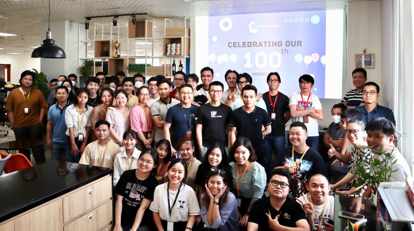 CodeComplete reached 100 members in Viet Nam! - CodeComplete
